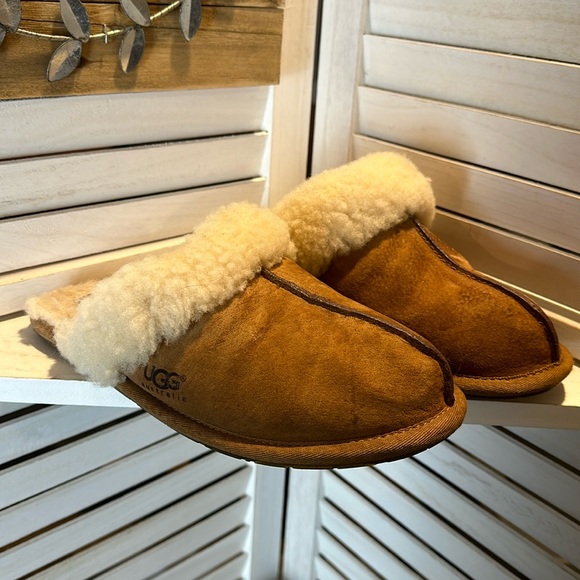 UGG | Shoes | Ugg Slippers | Poshmark